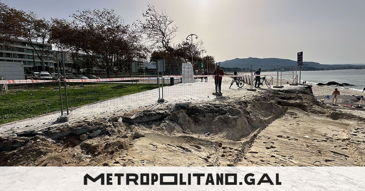 Bajo el cemento, la playa; así emerge la arena de Samil con la ...